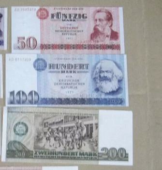 Lagermaulwurf / Ausrüstung und Bekleidung - Mark DDR Geld 5,10,20,50 ...