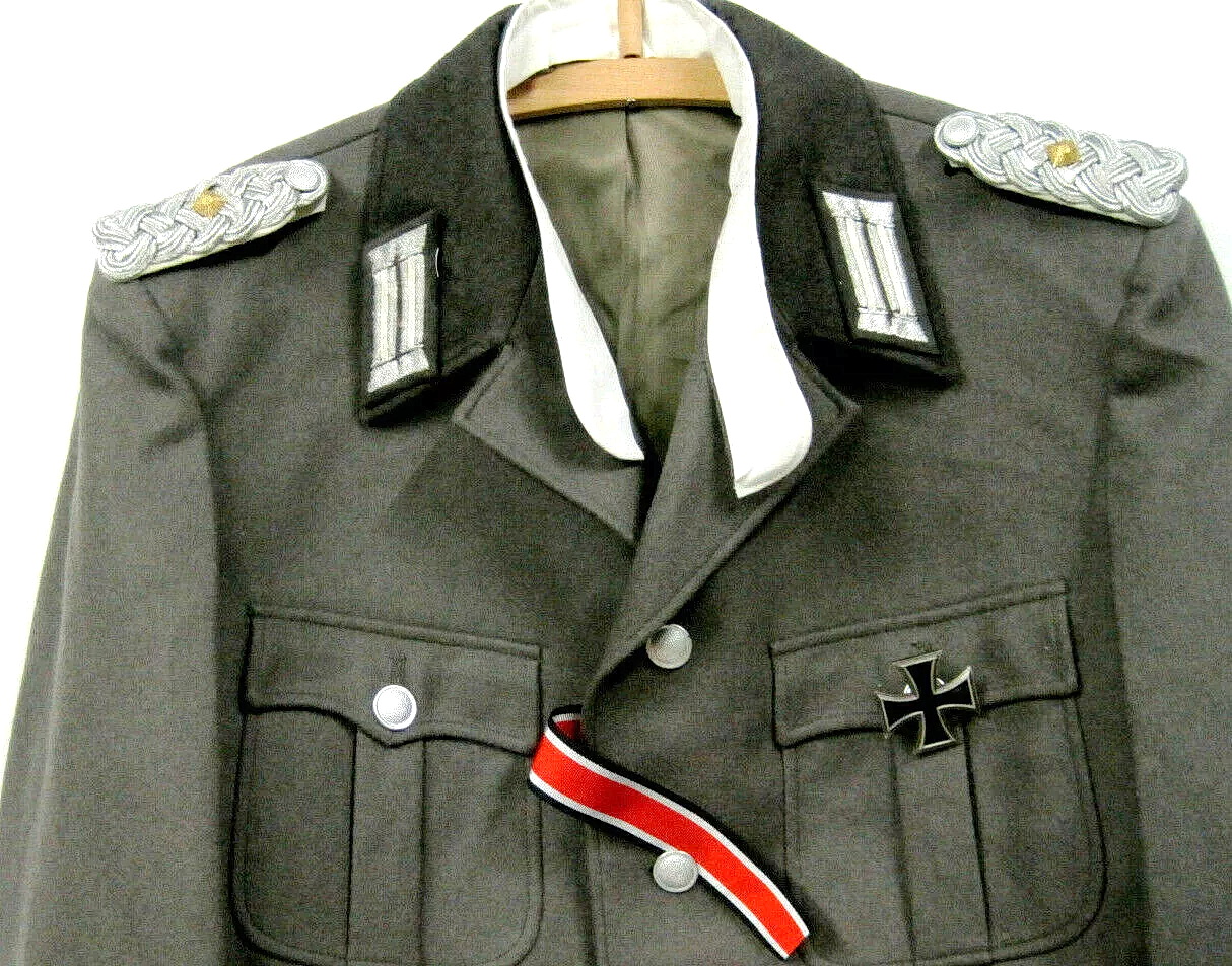 Lagermaulwurf / Ausrüstung und Bekleidung - Uniform Offizier ähn ...